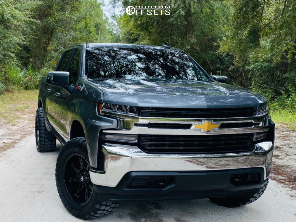 2019 Chevrolet Silverado 1500 with 20x10 -18 Fuel Coupler and 35/12 ...