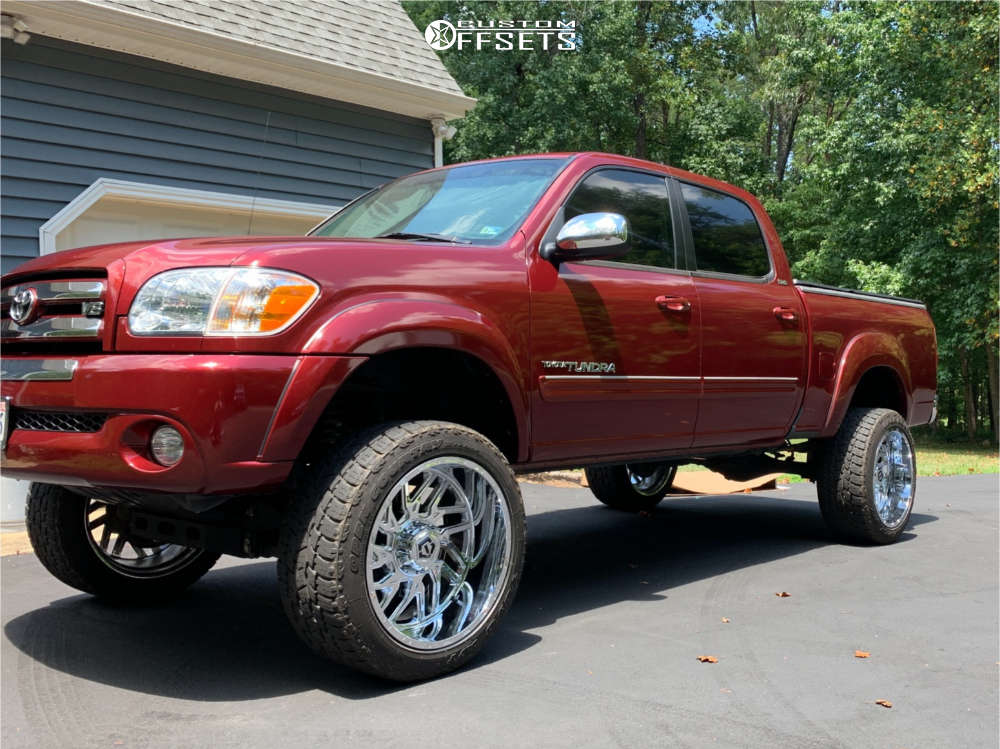 2006 Toyota Tundra with 22x12 -44 TIS 544C and 33/12.5R22 Toyo Tires ...