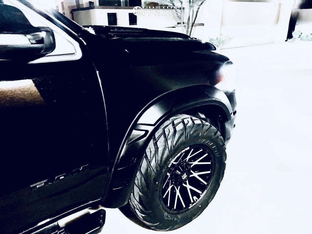 2019 Ram 1500 with 20x10 -25 Dropstars 654mb and 35/12.5R20 Federal ...