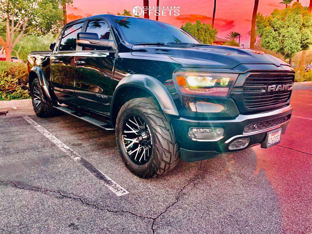 2019 Ram 1500 with 20x10 -25 Dropstars 654mb and 35/12.5R20 Federal ...