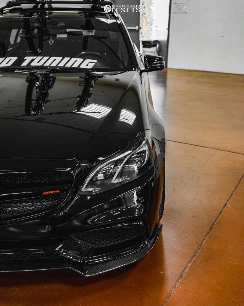 2014 Mercedes-Benz E63 AMG S with 20x9.5 35 BC Forged Hca162s and 245 ...