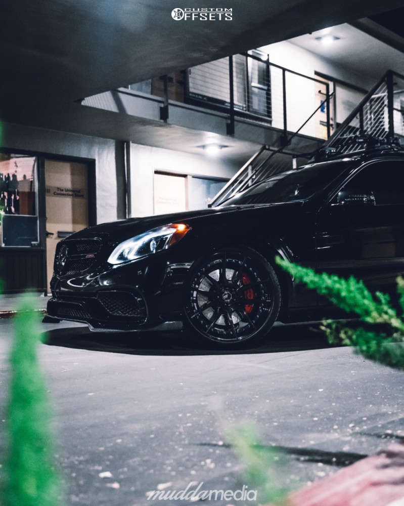 2014 Mercedes-Benz E63 AMG S with 20x9.5 35 BC Forged Hca162s and 245 ...