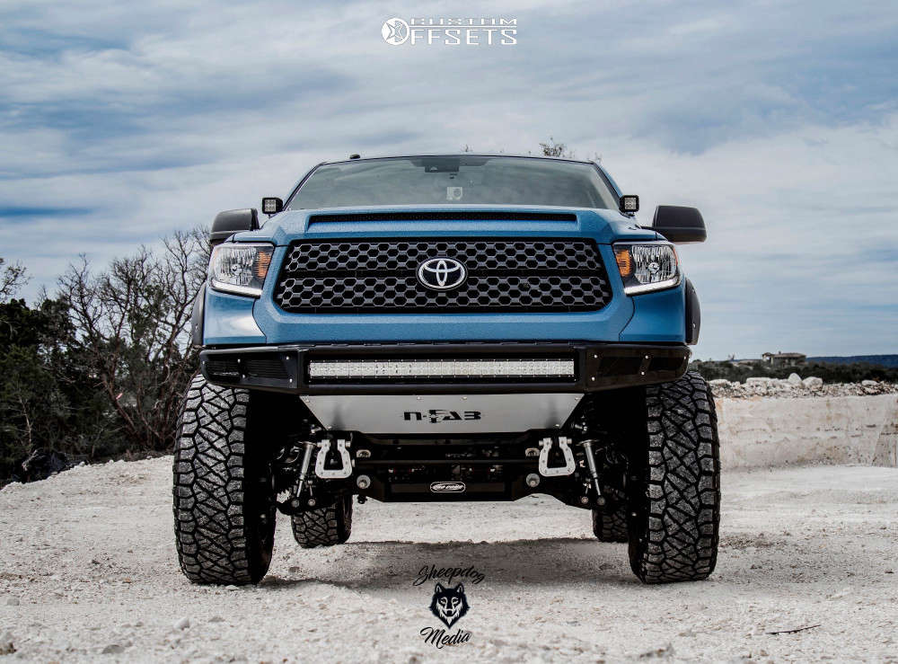 2019 Toyota Tundra with 20x12 -44 Anthem Off-Road Commander and 37/12 ...