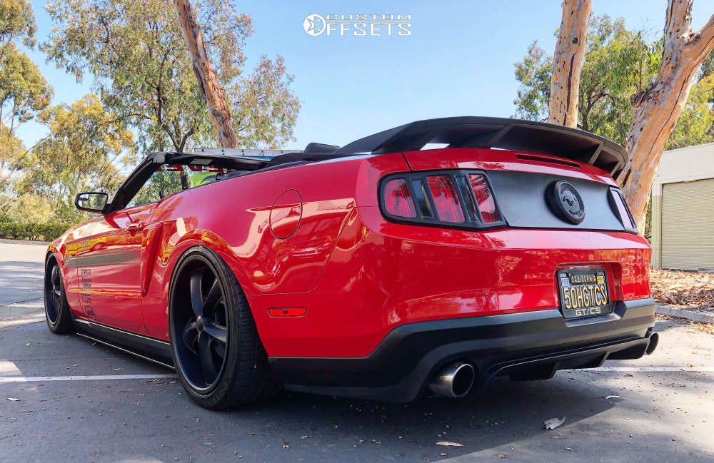 2011 Ford Mustang with 20x10 40 Foose Legend and 275/35R20 Bridgestone ...