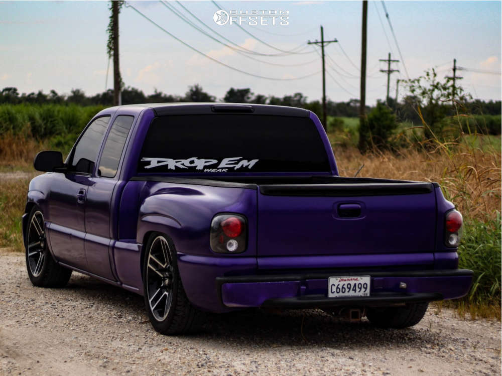 2001 GMC Sierra 1500 with 22x9 24 4Play Cv74b and 285/45R22 Bridgestone ...