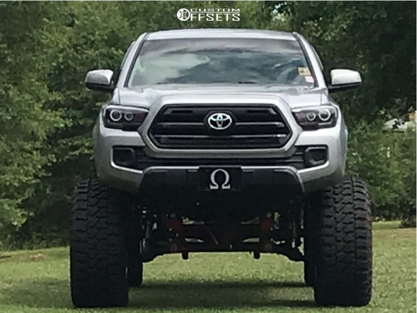 2016 Toyota Tacoma with 22x14 -70 Gear Forged F70p1 and 40/15.5R22 Fury ...