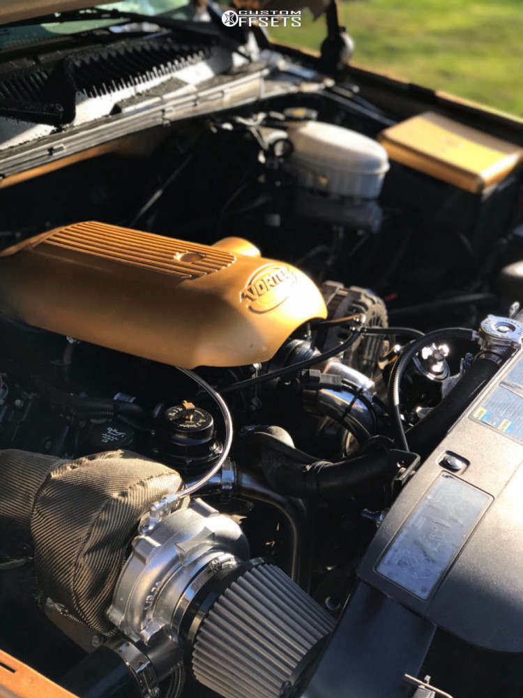 2003 Chevrolet Silverado 1500 with 20x12 -44 Moto Metal Mo986 and 35/13 ...