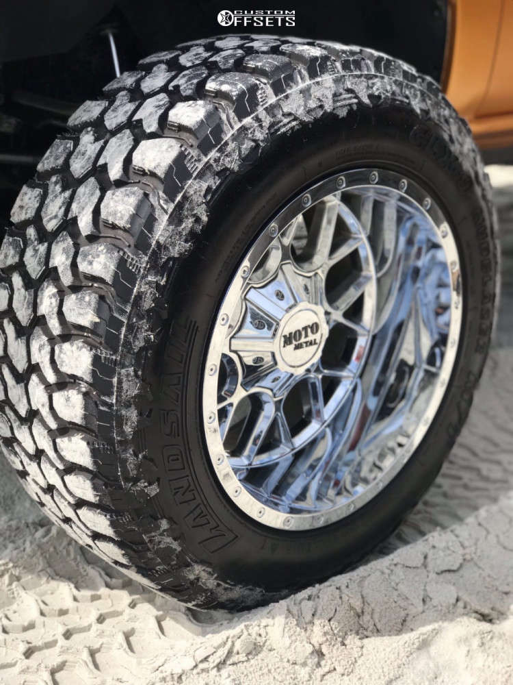 2003 Chevrolet Silverado 1500 with 20x12 -44 Moto Metal Mo986 and 35/13 ...