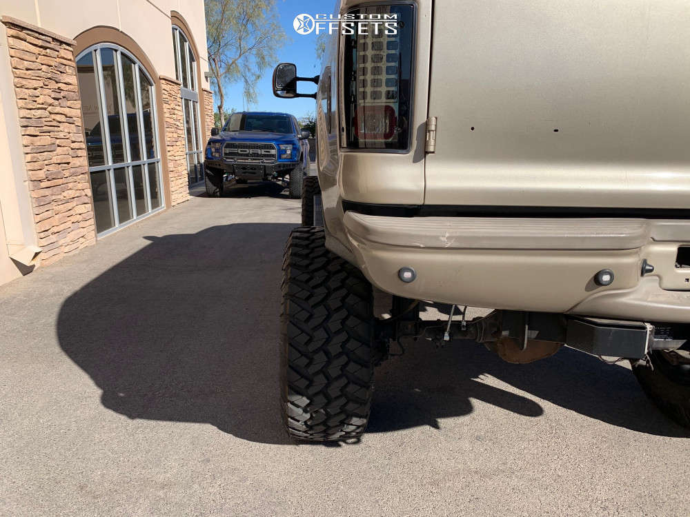 2004 Ford Excursion with 20x12 -52 Method Mr605 and 40/15.5R20 Nitto ...