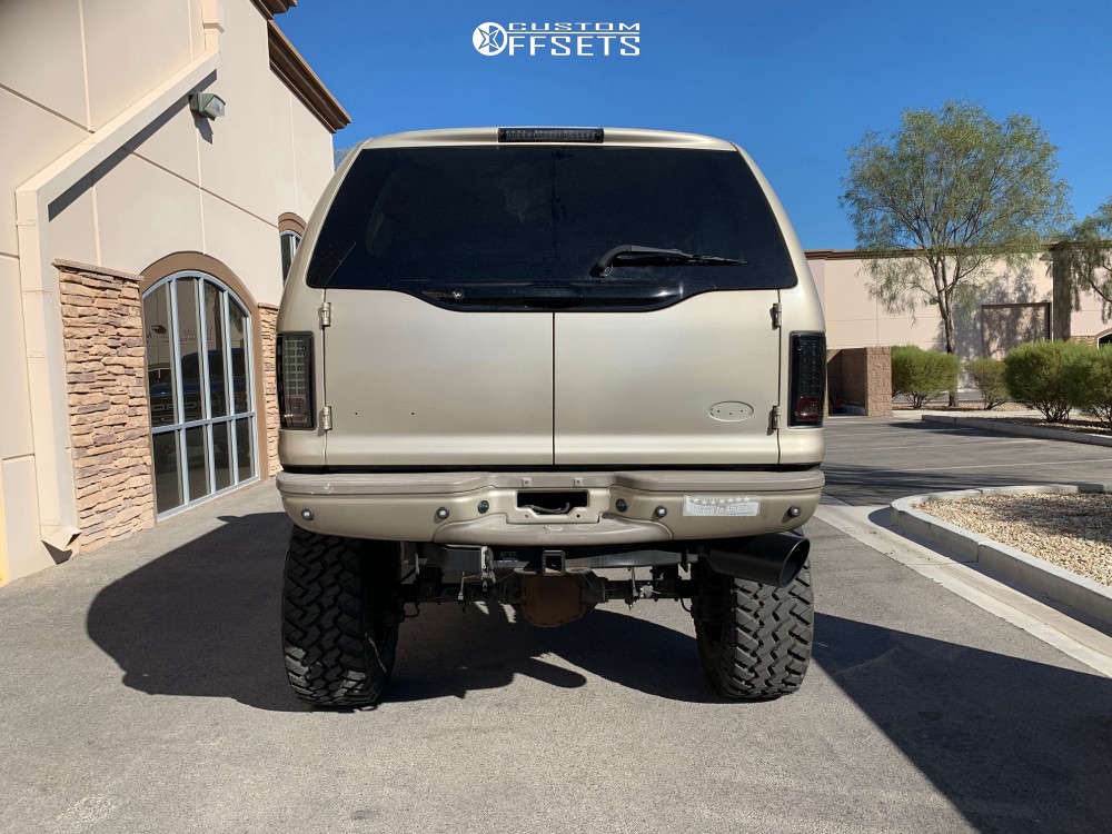 2004 Ford Excursion with 20x12 -52 Method Mr605 and 40/15.5R20 Nitto ...