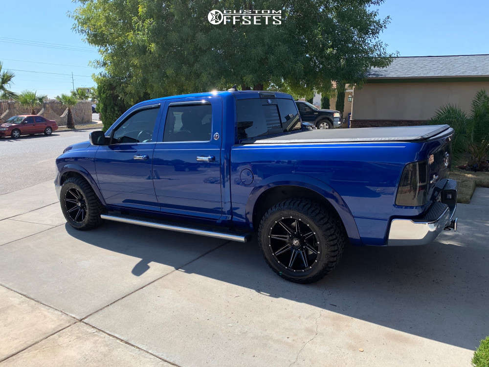 2017 Ram 1500 with 20x10 -24 XF Offroad Xf-220 and 33/12.5R20 Haida ...