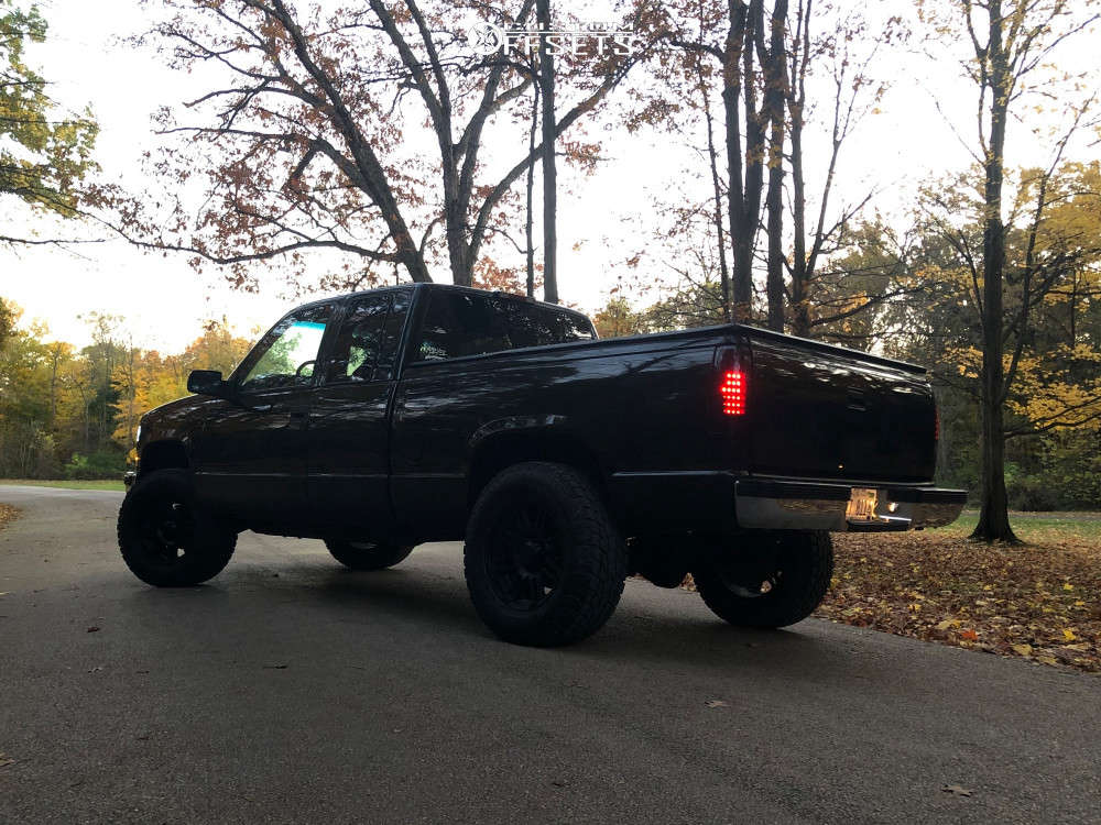 1997 Chevrolet K1500 with 18x9 12 Ultra Machine and 275/70R18 Toyo ...