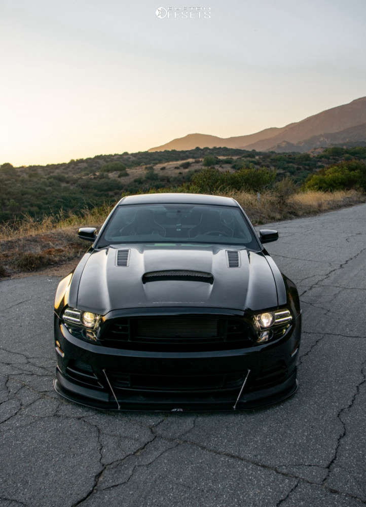 2014 Ford Mustang with 20x9.5 15 HRE Ff01 and 275/20R20 Michelin Pilot ...