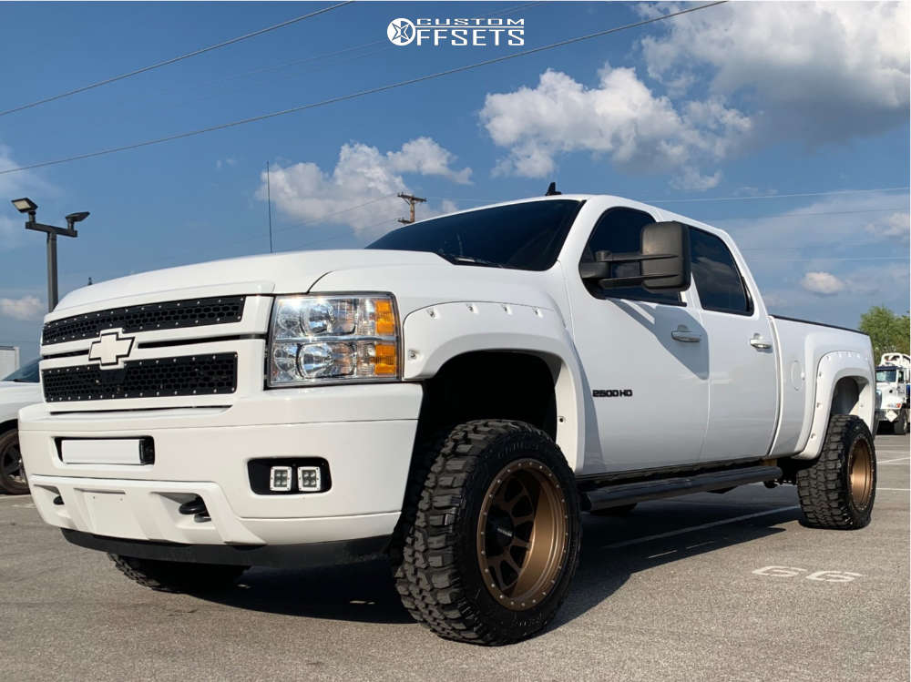 2014 Chevrolet Silverado 2500 HD with 20x12 -52 Method Mr605 and 33/12 ...
