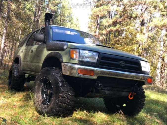 1997 Toyota 4Runner with 18x12 -44 Moto Metal Mo962 and 33/12.5R18 ...