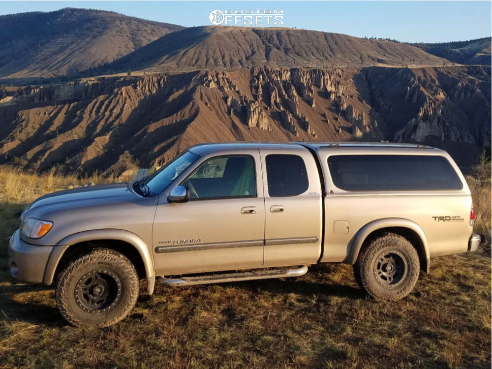 2004 Toyota Tundra with 16x8 Pro Comp Series 29 and 265/75R16 Falken ...