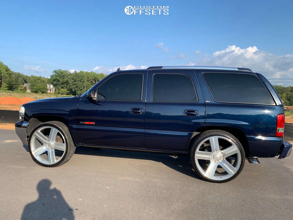2006 GMC Yukon with 26x10 31 OE Performance 147 and 305/30R26 Lexani Lx ...