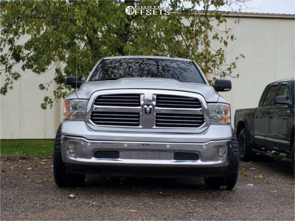2016 Ram 1500 with 20x12 -44 RBP 75r and 33/12.5R20 Kenda Klever R/t ...