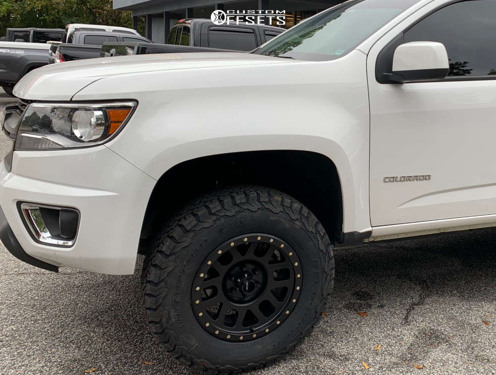2016 Chevrolet Colorado with 17x8.5 0 Method Grid and 265/70R17 ...