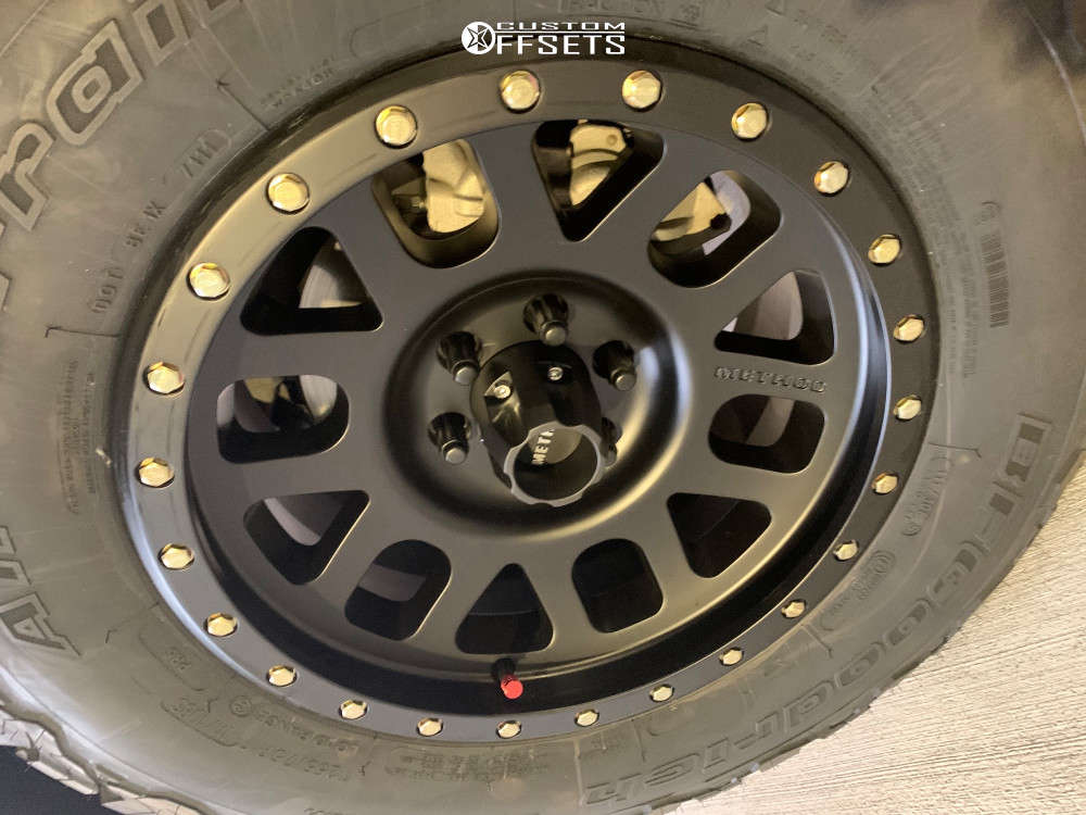 2016 Chevrolet Colorado with 17x8.5 0 Method Grid and 265/70R17 ...