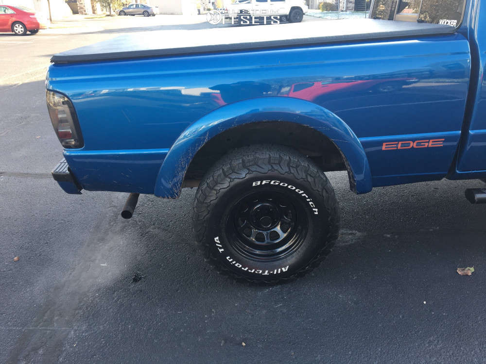 2001 Ford Ranger with 15x10 -45 Trail Master D Window and 31/10.5R15 ...