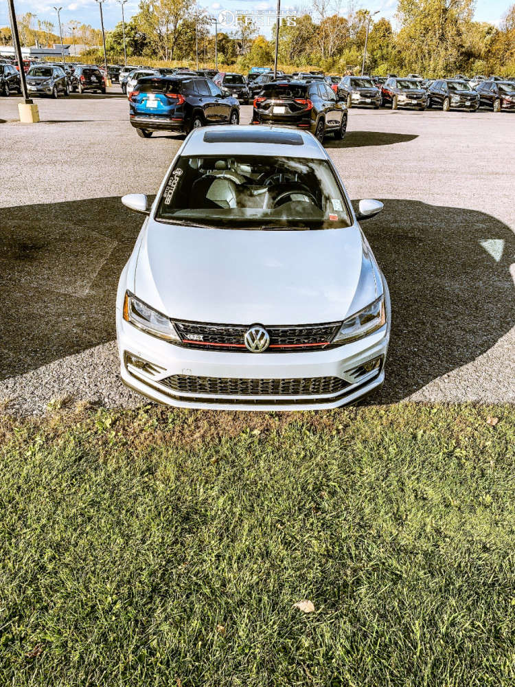 2017 Volkswagen Jetta with 18x8.5 43 Konig Ampliform and 225/40R18 ...