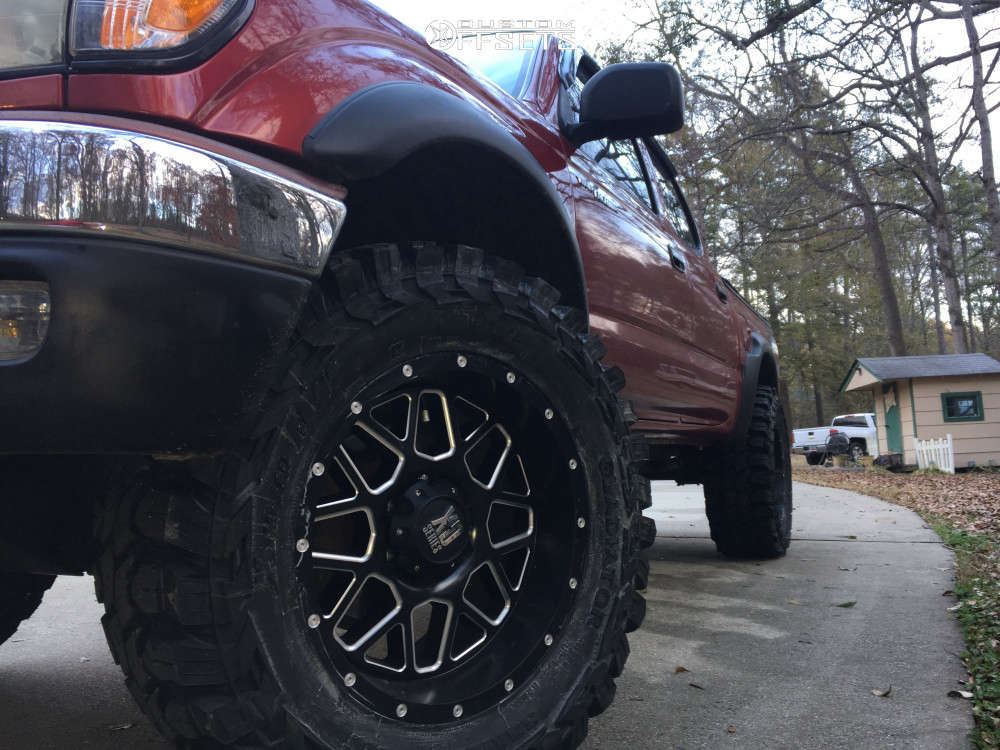 2003 Toyota Tacoma with 18x9 -12 XD Xd820 and 33/12.5R18 Gladiator ...