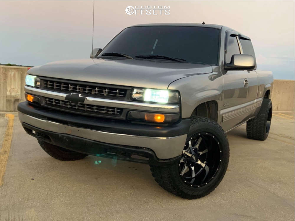 2001 Chevrolet Silverado 1500 with 20x12 -44 Moto Metal Mo970 and 33/12 ...