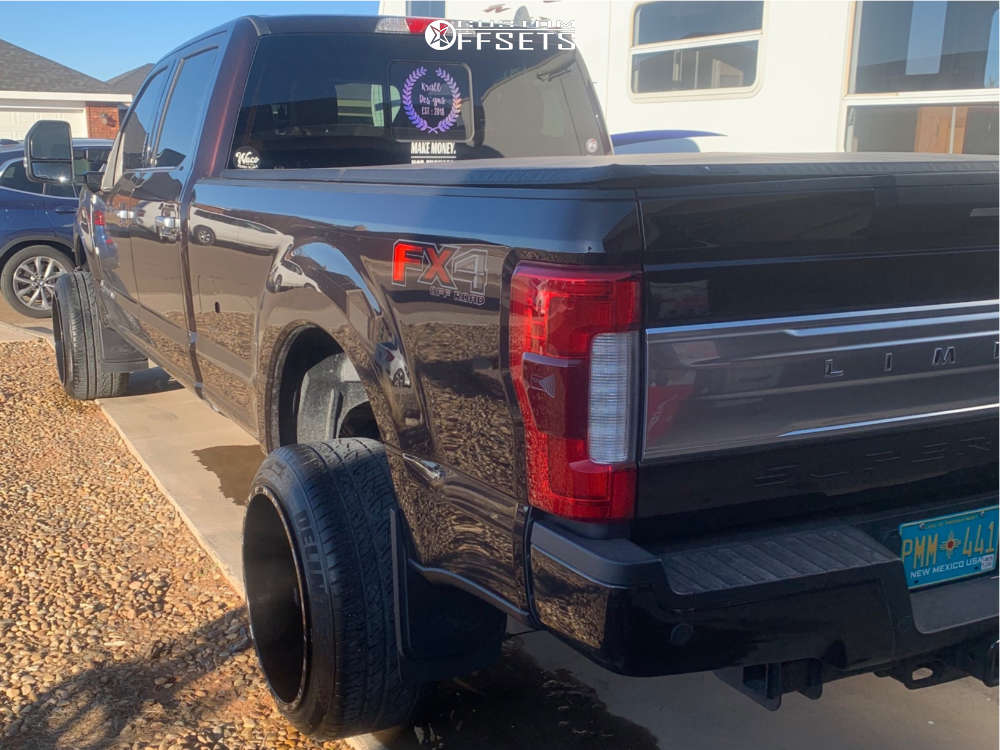 2018 Ford F-350 Super Duty with 22x14 -76 TIS 544BM and 305/40R22 ...