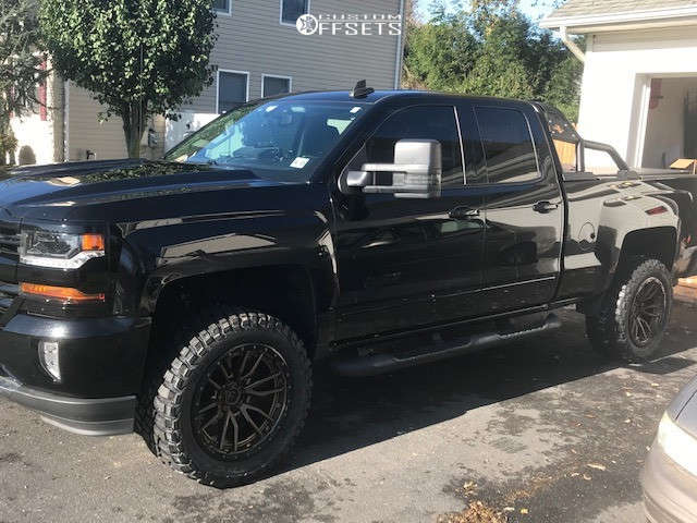 2018 Chevrolet Silverado 1500 with 20x10 -18 Fuel Rebel and 33/12.5R20 ...