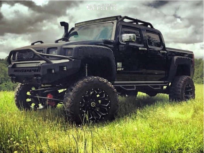 2009 HUMMER H3T with 20x12 -43 Fuel Assault and 37/13.5R20 Nitto Mud ...