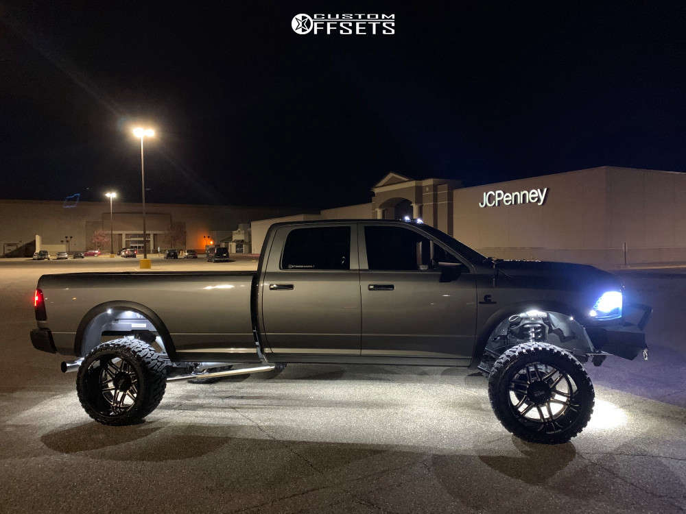 2013 Ram 2500 with 24x14 -76 Moto Metal Mo992 and 375/40R24 Atturo ...