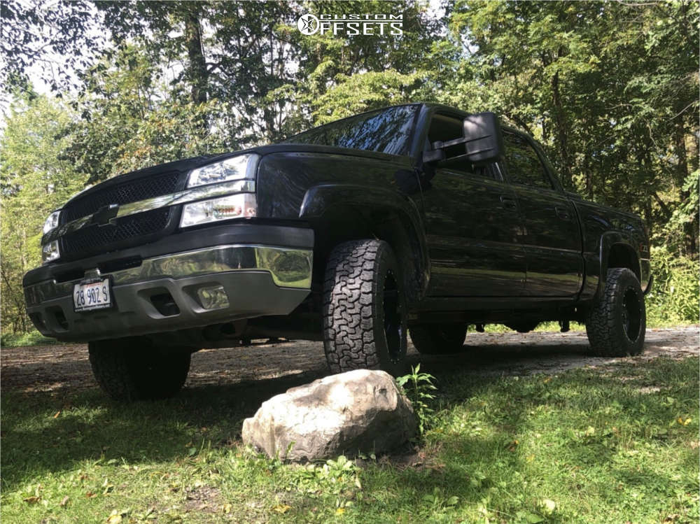 2005 Chevrolet Silverado 1500 with 18x10 -24 Moto Metal Mo970 and 285 ...