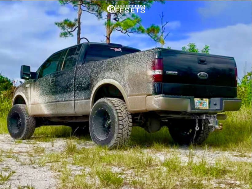 2004 Ford F-150 with 20x12 -44 Hardrock Gunner H705 and 35/12.5R20 Toyo ...