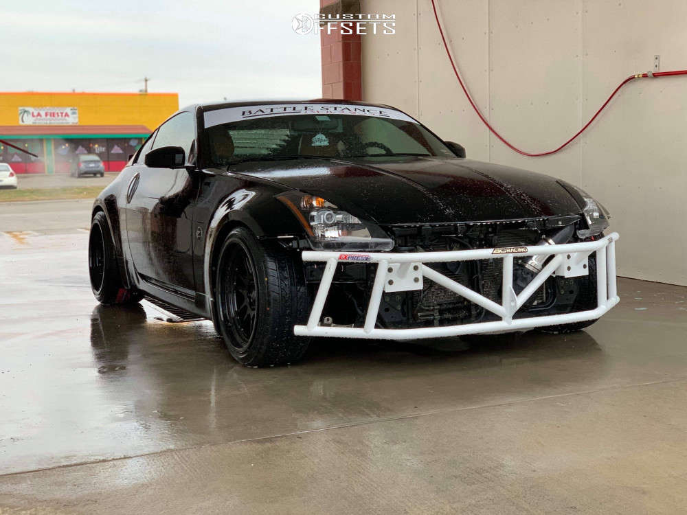 2004 Nissan 350Z with 18x9.5 10 Cosmis Racing XT-206R and 225/40R18 ...