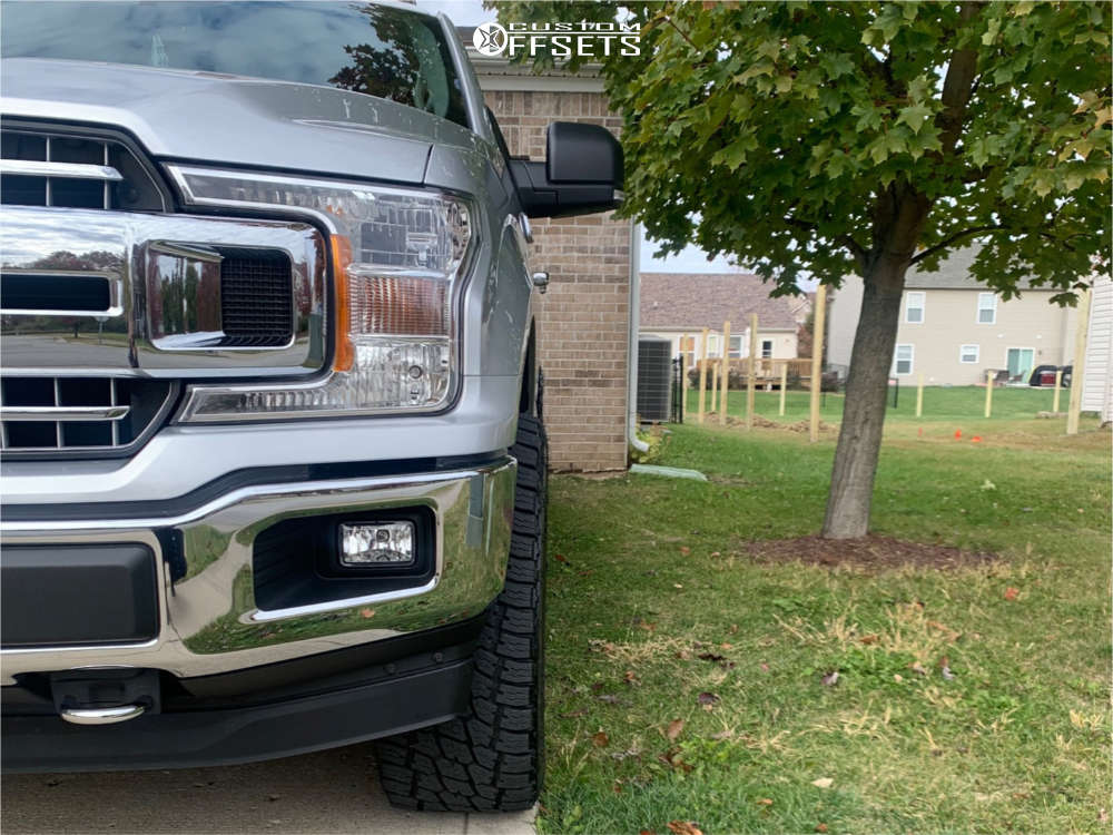 2018 Ford F-150 with 20x9 18 Moto Metal Mo978 and 305/55R20 Nitto Terra ...