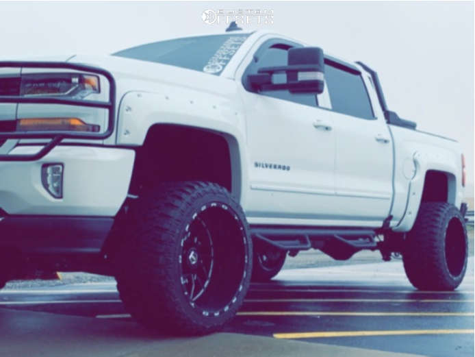 2018 Chevrolet Silverado 1500 with 22x14 -76 TIS 544BM and 33/14.5R22 Fury Offroad Country ...