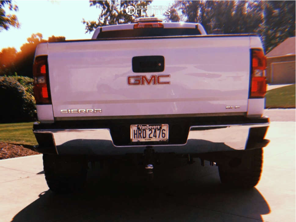 2016 GMC Sierra 2500 HD with 20x12 -44 Hostile Sprocket and 33/12.5R20 ...