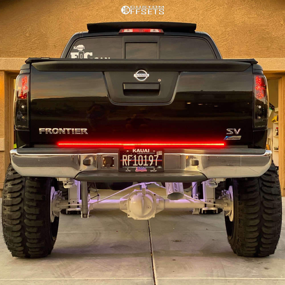 2017 Nissan Frontier with 22x14 -76 Moto Metal Mo402 and 35/12.5R22 ...