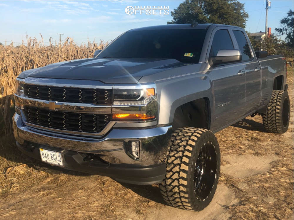 2016 Chevrolet Silverado 1500 with 22x12 -44 TIS 544BM and 33/14.5R22 Fury Offroad Country ...