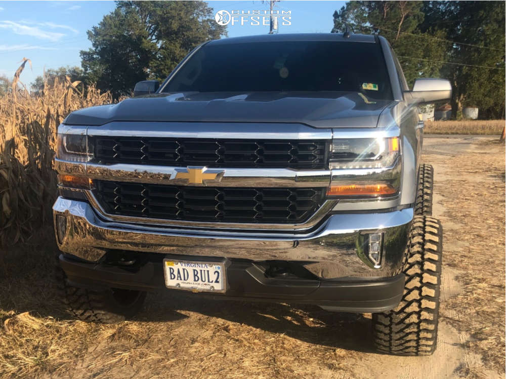 2016 Chevrolet Silverado 1500 with 22x12 -44 TIS 544BM and 33/14.5R22 Fury Offroad Country ...