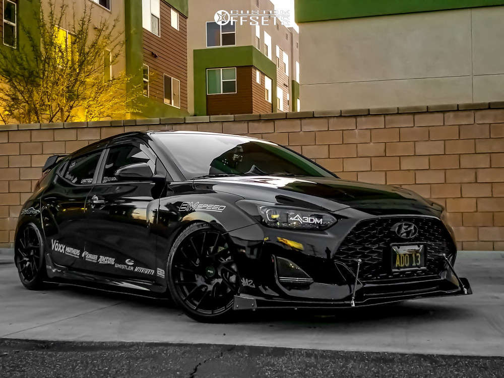 2019 Hyundai Veloster with 18x8 45 Voxx Falco and 225/40R18 Michelin ...