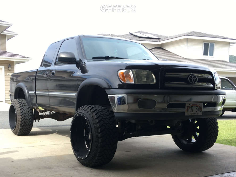 2002 Toyota Tundra with 22x14 -76 Moto Metal Mo962 and 33/12.5R22 ...