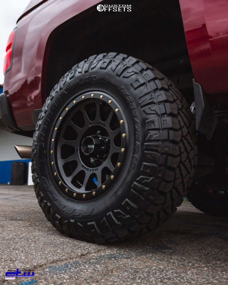2015 Chevrolet Silverado 1500 with 18x9 18 Method Nv and 285/75R18 ...