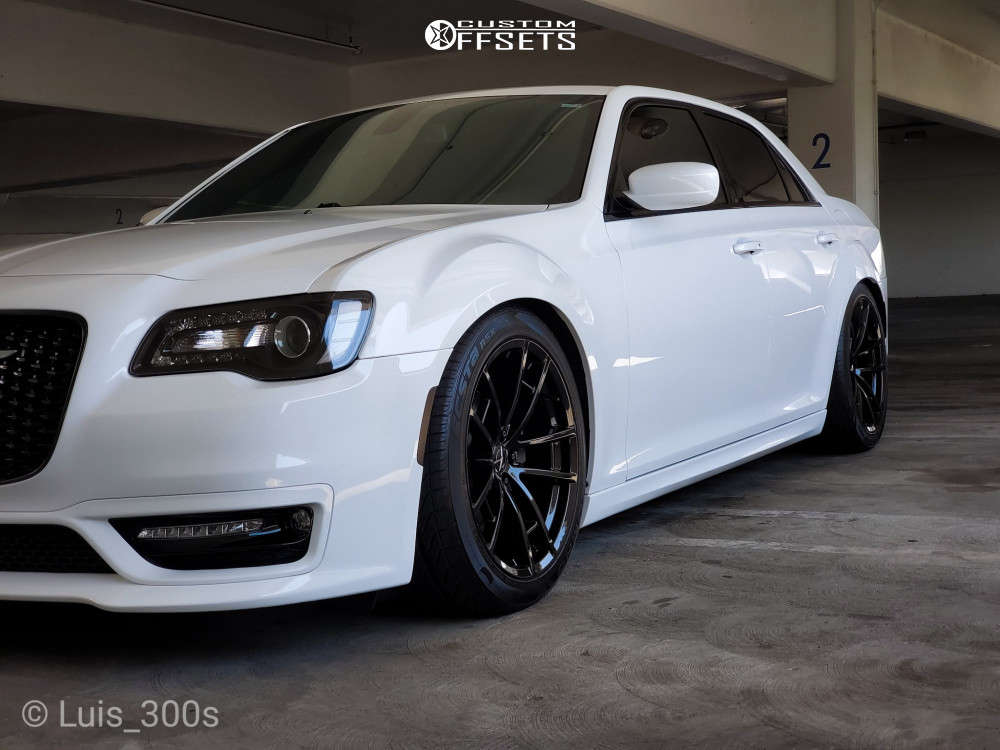 2018 Chrysler 300 with 20x9 15 OE Creations PR179 and 245/45R20 Kumho ...