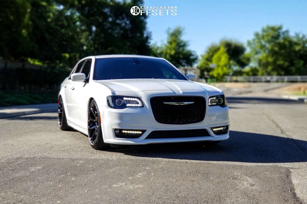2018 Chrysler 300 with 20x9 15 OE Creations PR179 and 245/45R20 Kumho ...