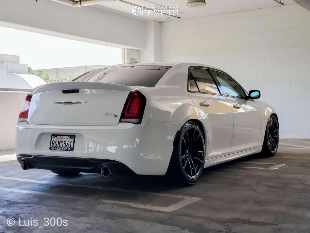 2018 Chrysler 300 with 20x9 15 OE Creations PR179 and 245/45R20 Kumho ...
