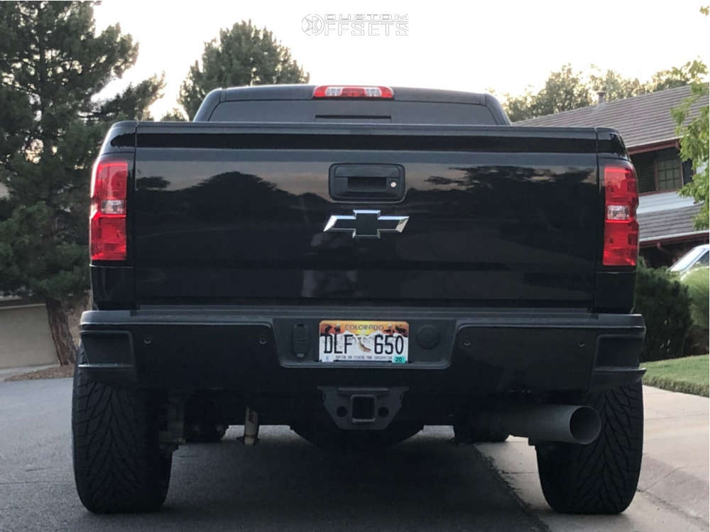 2018 Chevrolet Silverado 2500 HD with 22x12 -44 Fuel Cleaver D240 and ...
