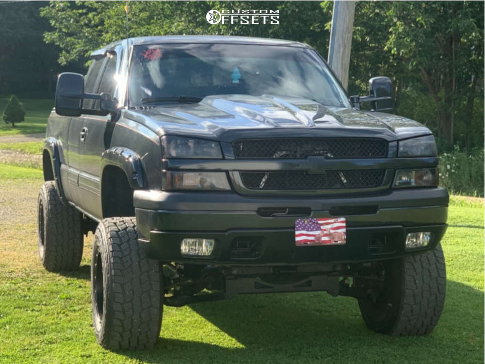 2004 Chevrolet Silverado 2500 with 18x12 -44 Fuel Hostage and 35/12 ...