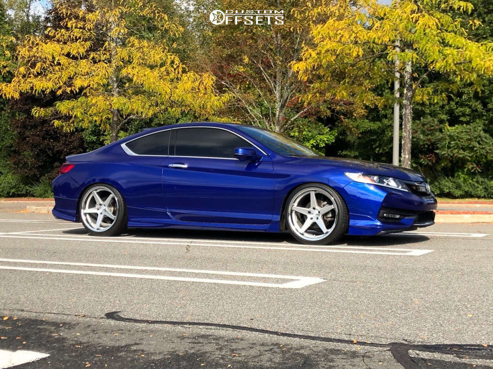 2016 Honda Accord with 20x10 40 Ferrada FR3 and 245/35R20 Hankook ...